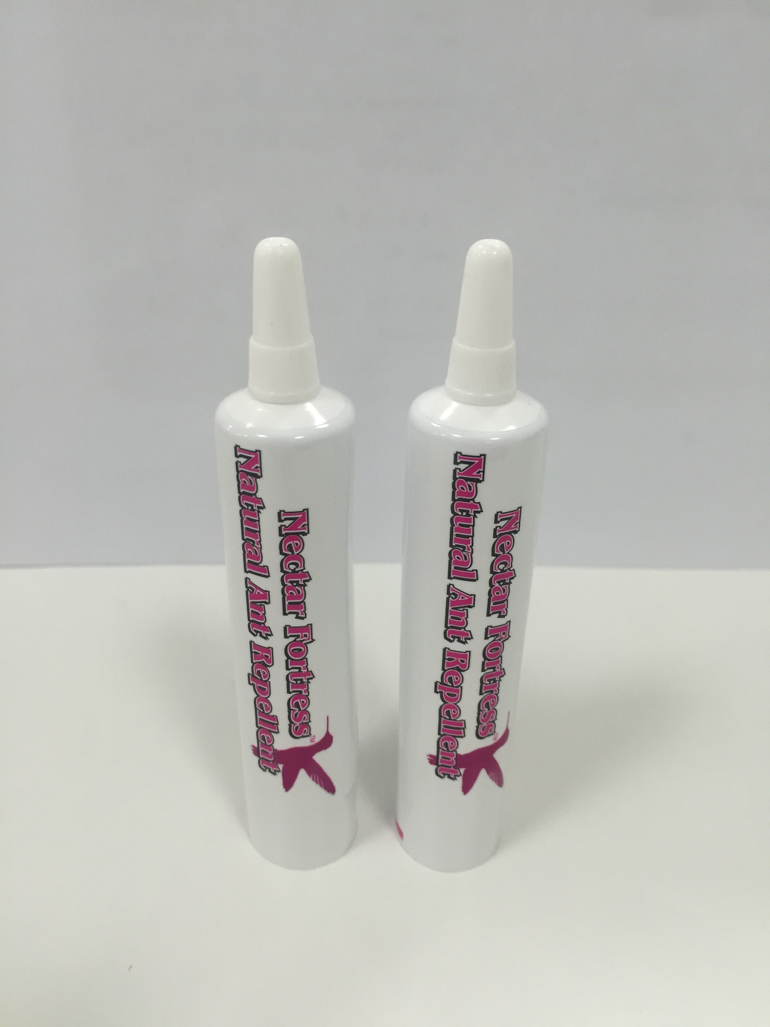 Small Long Nozzle Cosmetic Packaging Tube / Toothpaste Tube Packaging ...