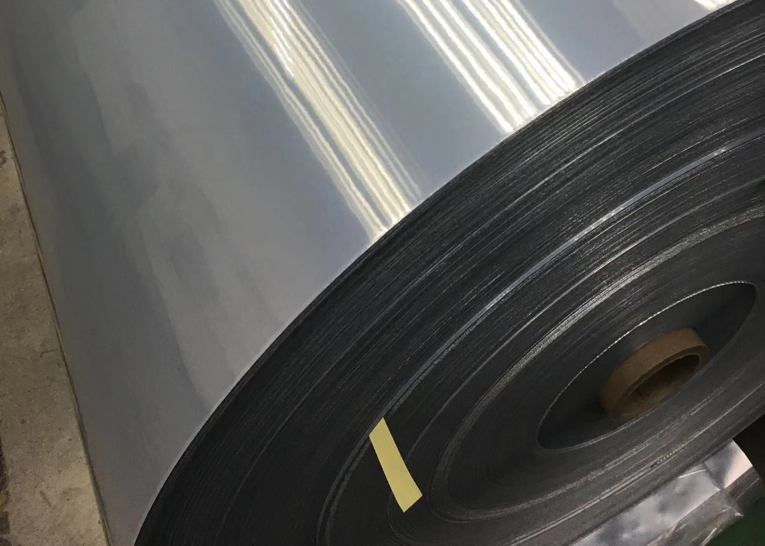 425μ Thickness Silver Color Laminated Web For Cosmetic Packaging CAL ...